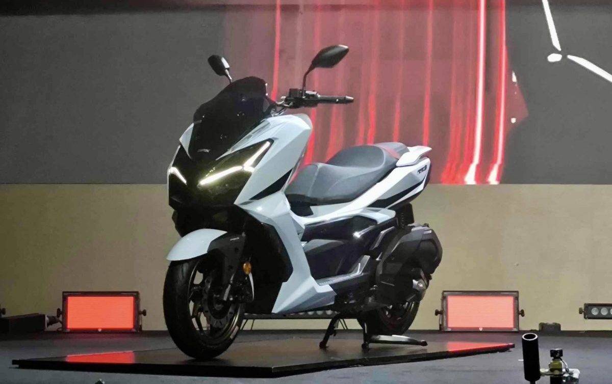 Xe tay ga GPX DZ3 made in Thailand cạnh tranh Yamaha XMax 300, giá ngang NVX | Viết bởi binhtp9