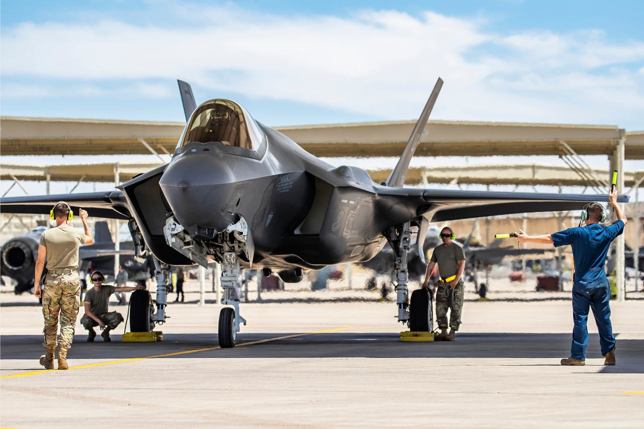 Hơn 100 tiêm kích F-35 phơi mưa bão, Mỹ có thể phải tốn hàng triệu USD ...