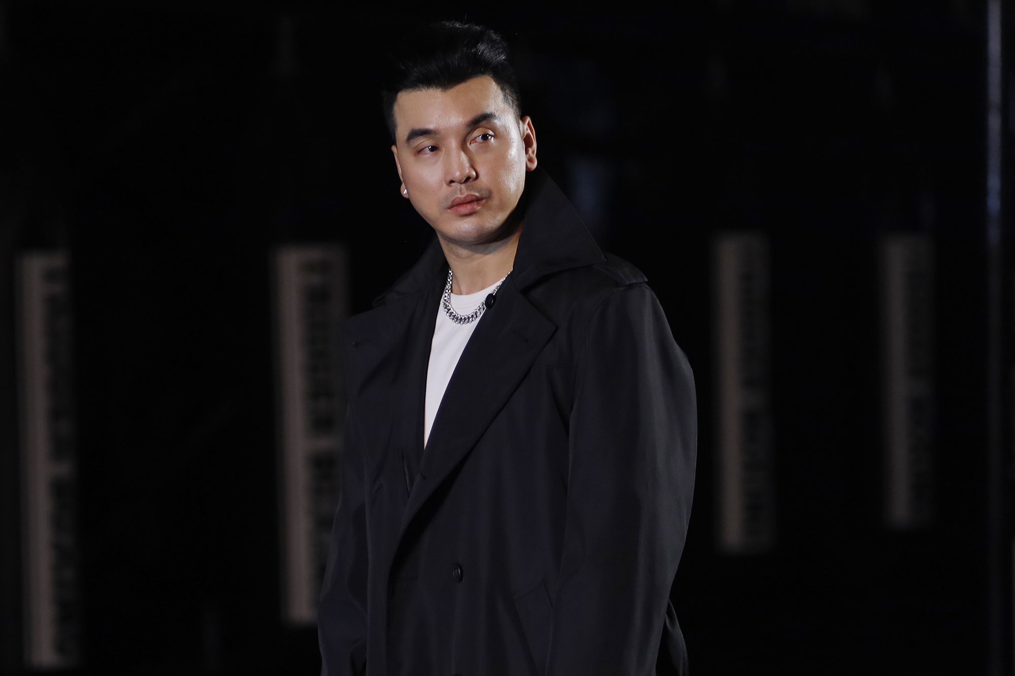 Người mẫu Kim Cương: Không muốn được ưu ái khi đóng MV của Ưng Hoàng Phúc