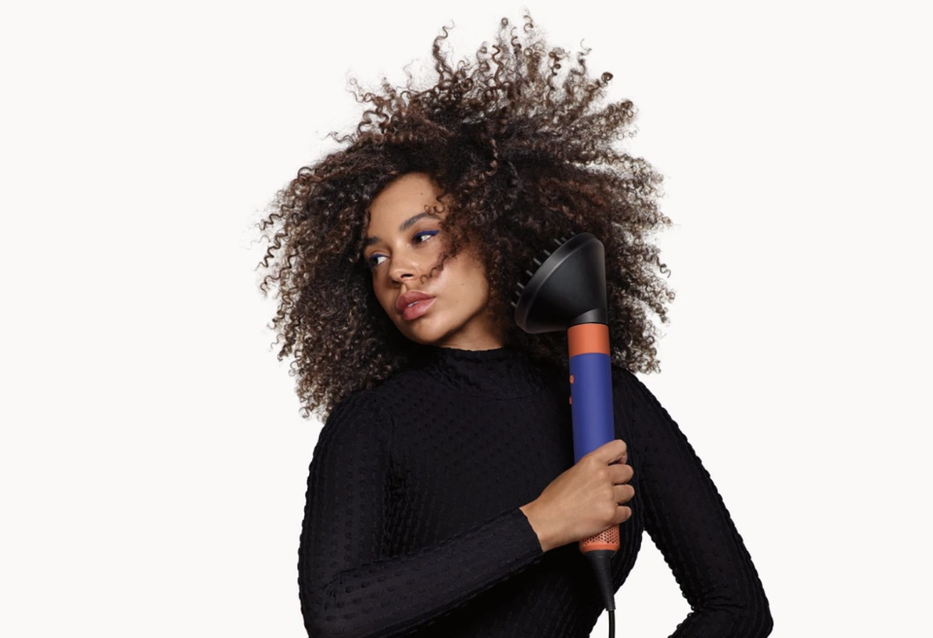 Dyson ra mắt thiết bị làm đẹp có thể kết nối với điện thoại thông minh