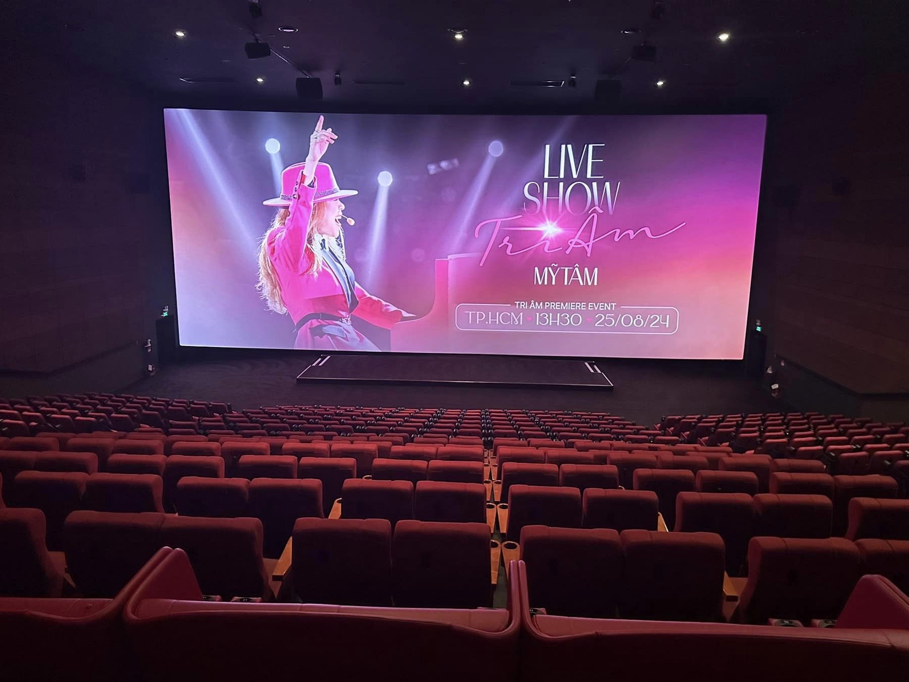 Mỹ Tâm 'bao rạp' mời khán giả cùng xem đĩa live show 'Tri âm'