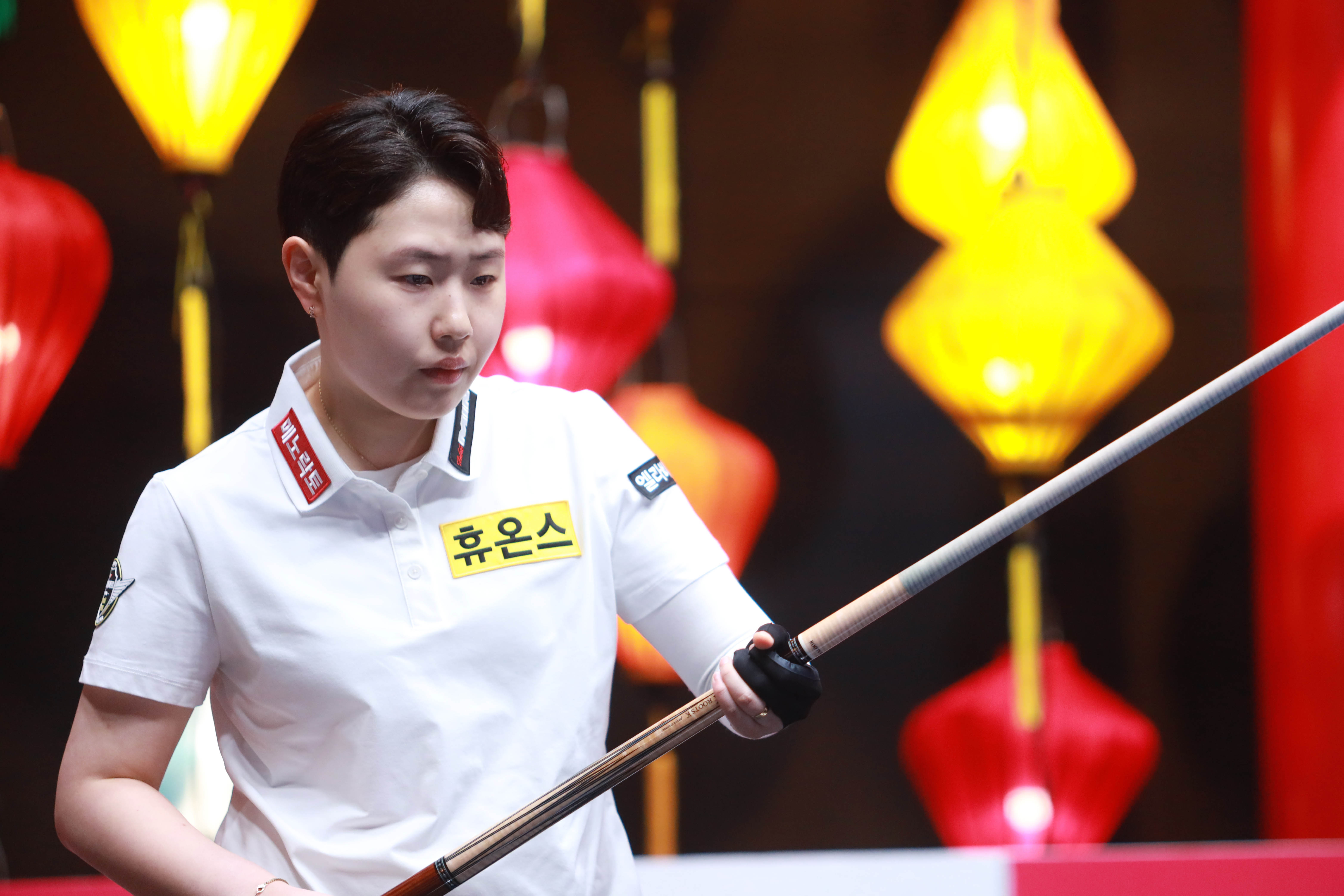 Nữ hoàng billiards Kim Ga-young vô địch giải PBA trên đất Việt, nhận ...