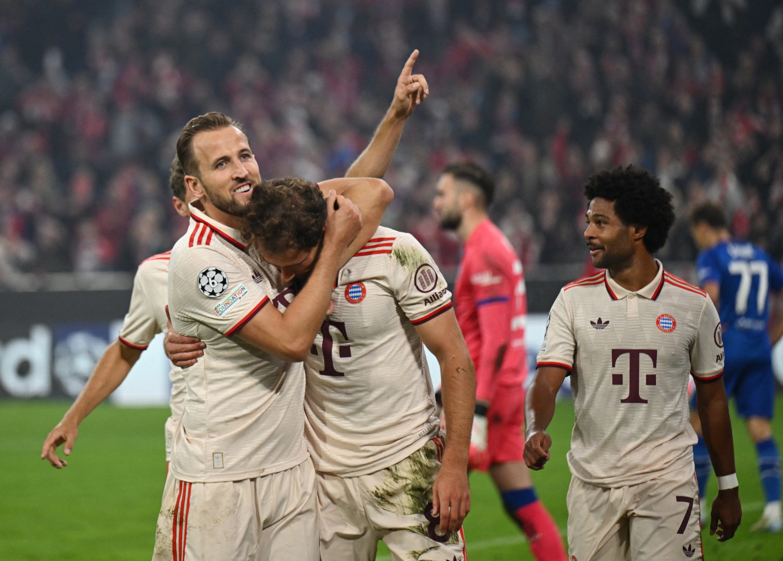 Champions League 2024-2025: Liverpool thắng dễ AC Milan, Bayern Munich ...
