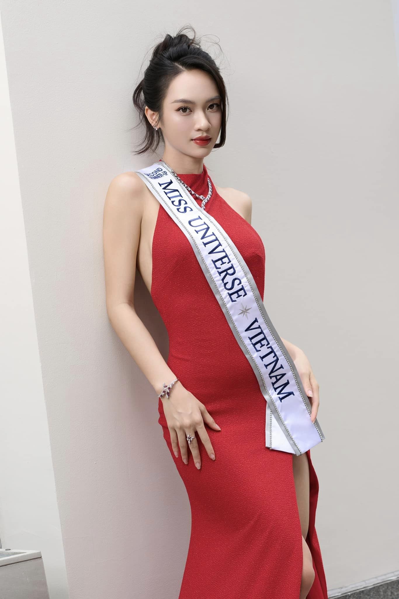 Á hậu Miss Universe Vietnam lên tiếng tin đồn hẹn hò 'chị đẹp' Hà Kino