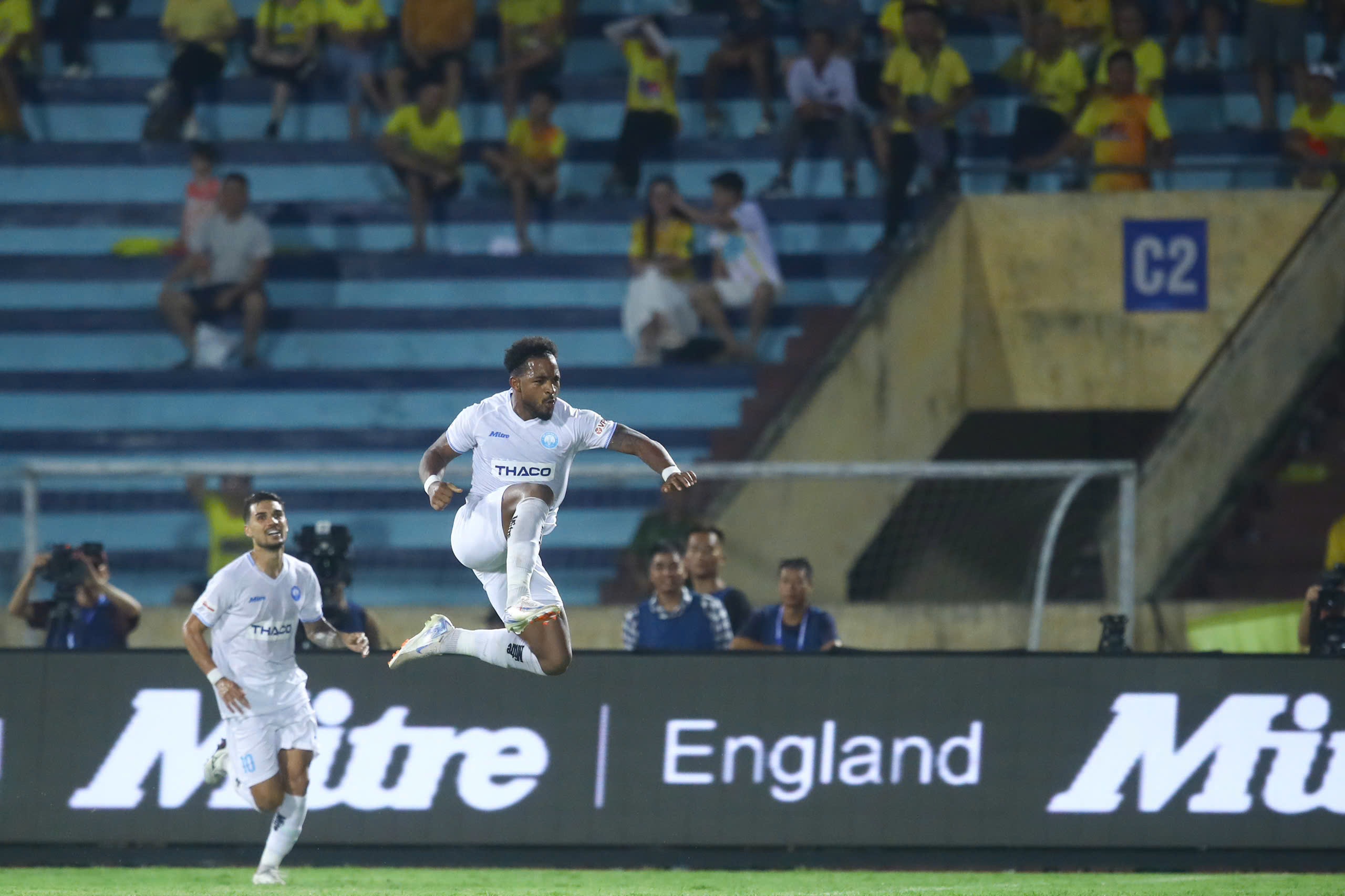 Nếu Rafaelson nhập tịch thành công, ai sẽ là tiền đạo ngoại của CLB Nam ...