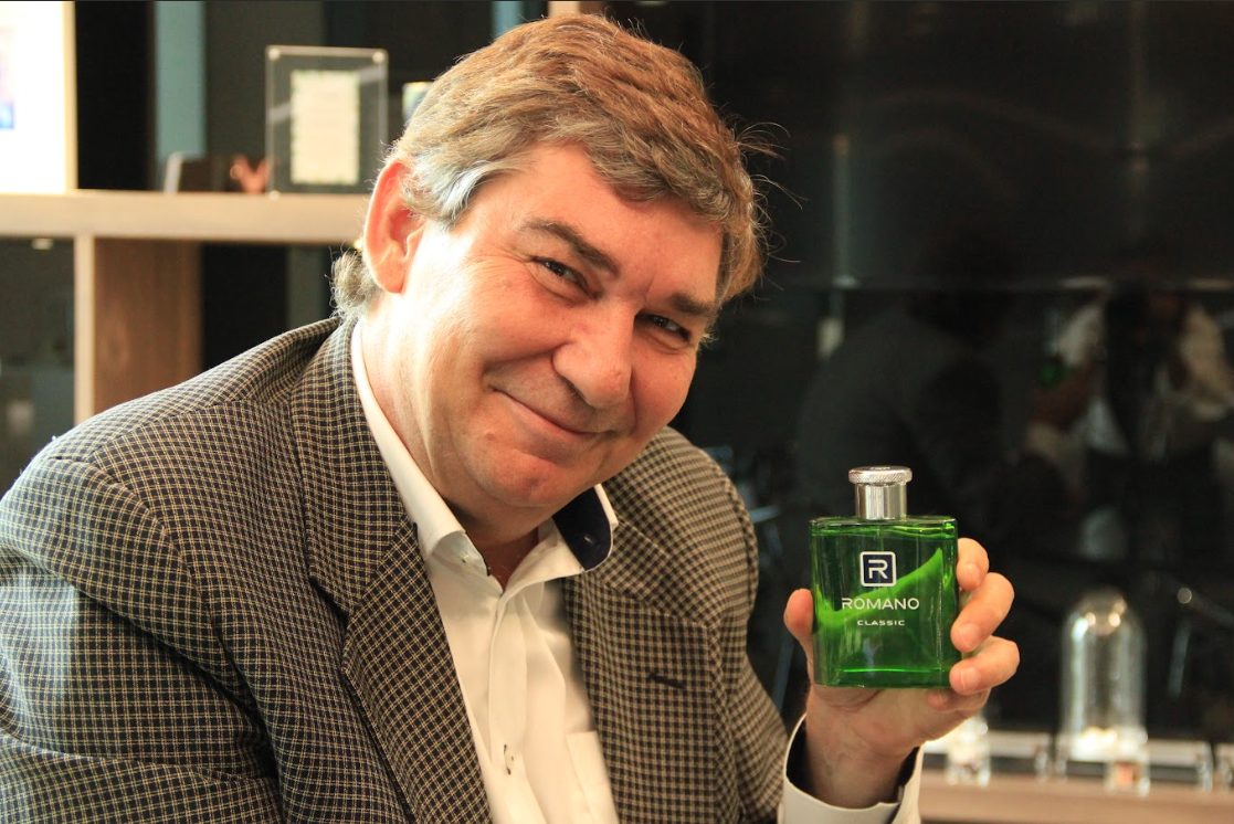 Khám phá tuyệt tác mùi hương Romano Classic qua lời kể chuyên gia điều ...