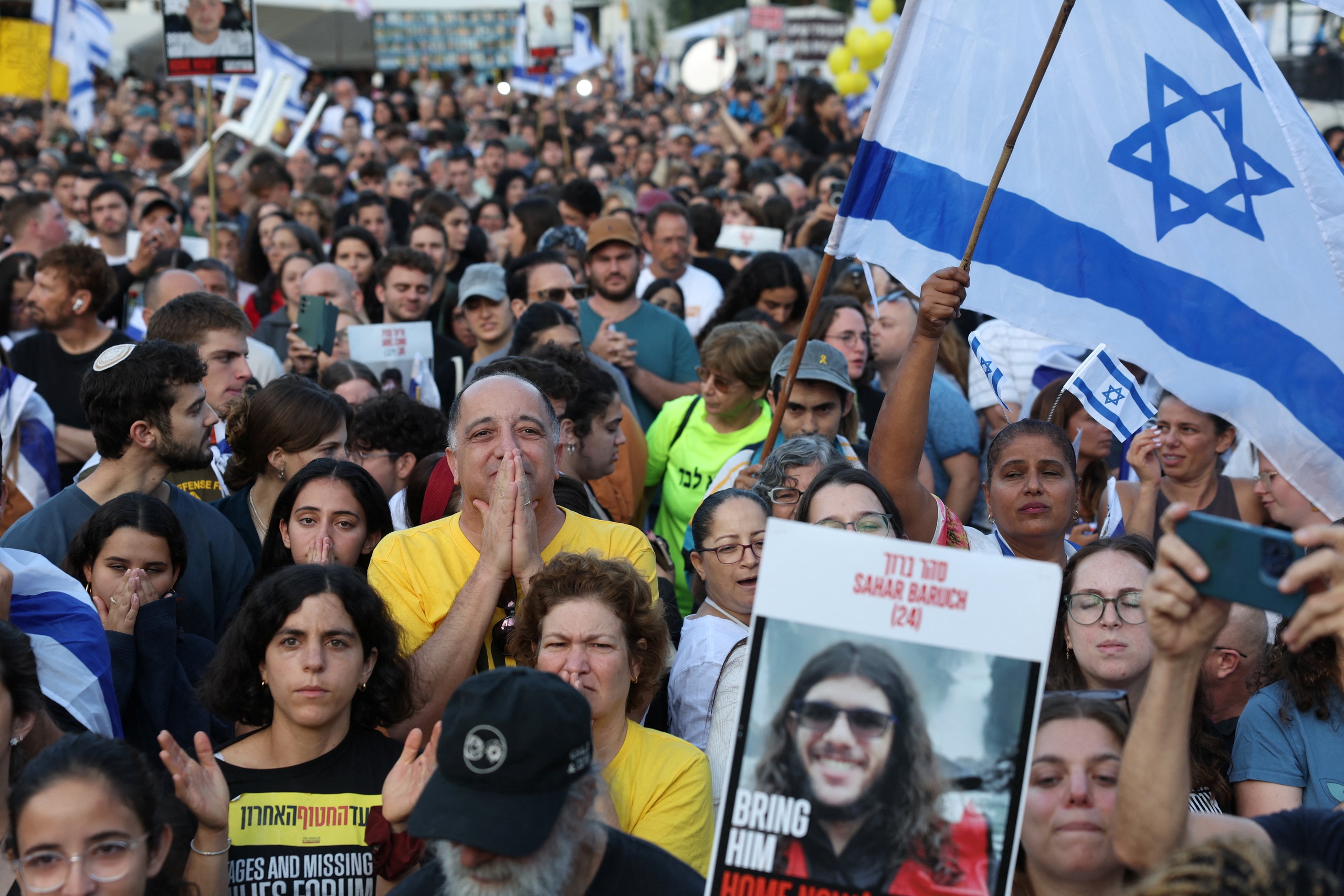 Hamas bắt đầu thả con tin Israel