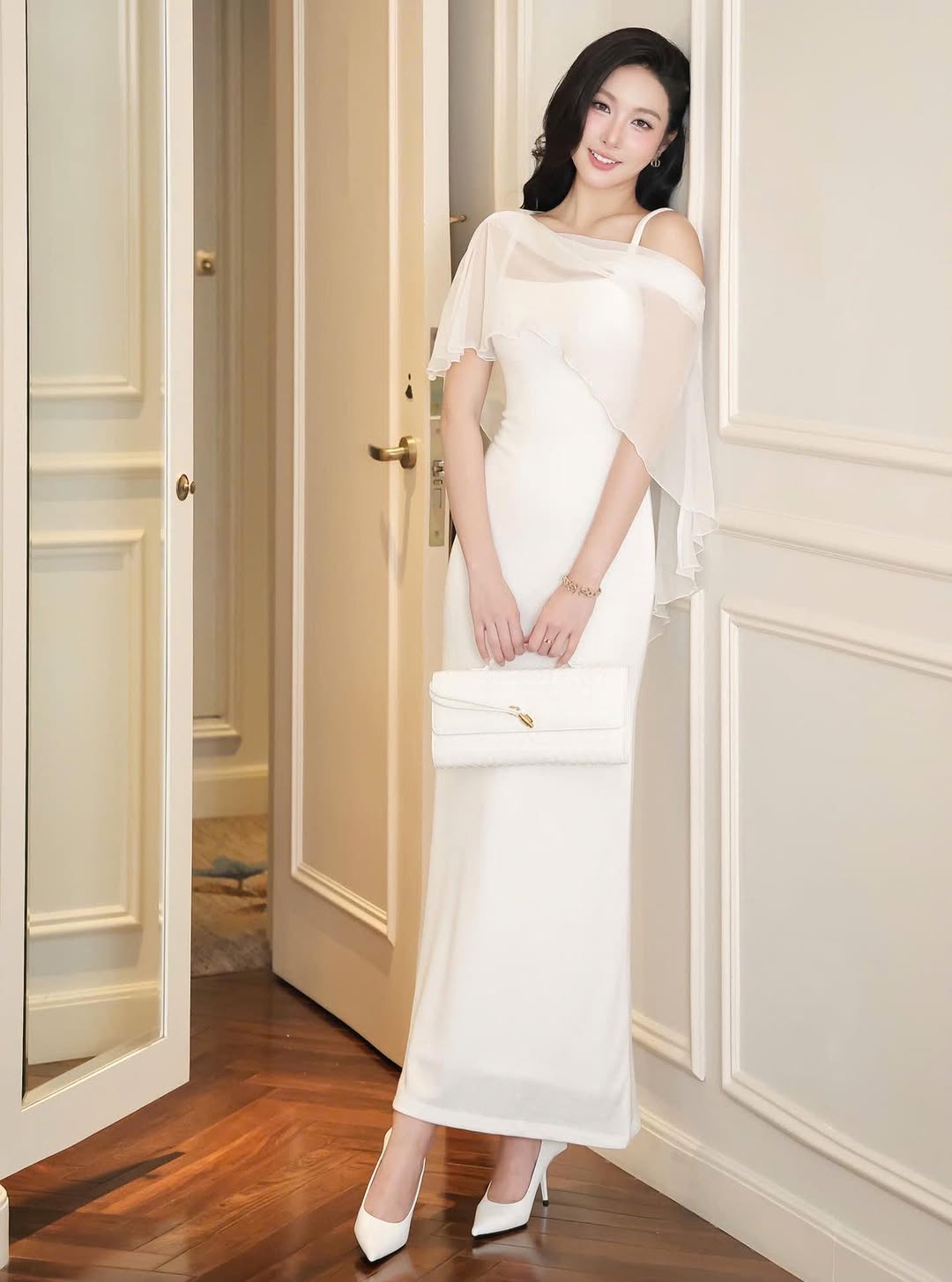Nét đẹp gợi cảm đầy tinh tế với trang phục vải sheer