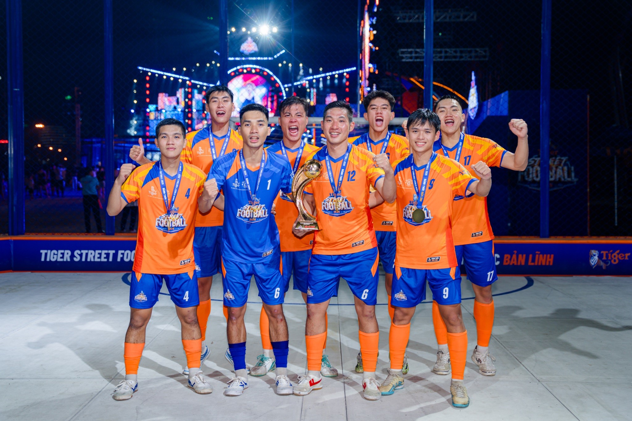 Vietnamská statečnost stojí bok po boku legend: Explodujte s Tiger ...