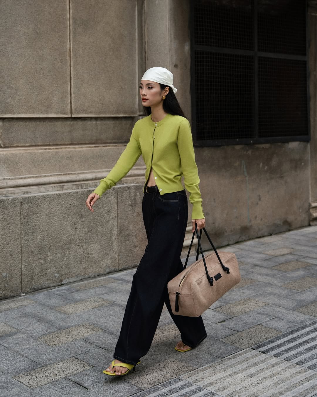 Cardigan len lông cừu ấm áp, bản phối nhẹ nhàng nhưng cuốn hút ngày đông