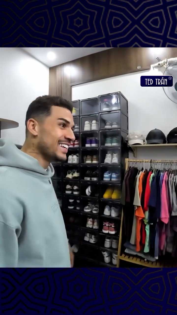 Hendrio khoe nhà ngập quà fan tặng, thích chơi game cùng người yêu ...