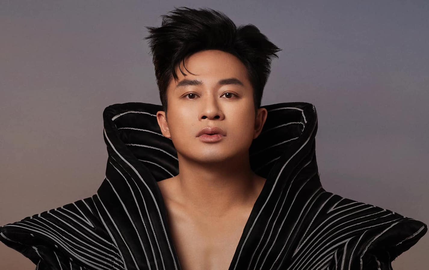 Singer Tung Duong: I used to be lonely because I was unique and strange.