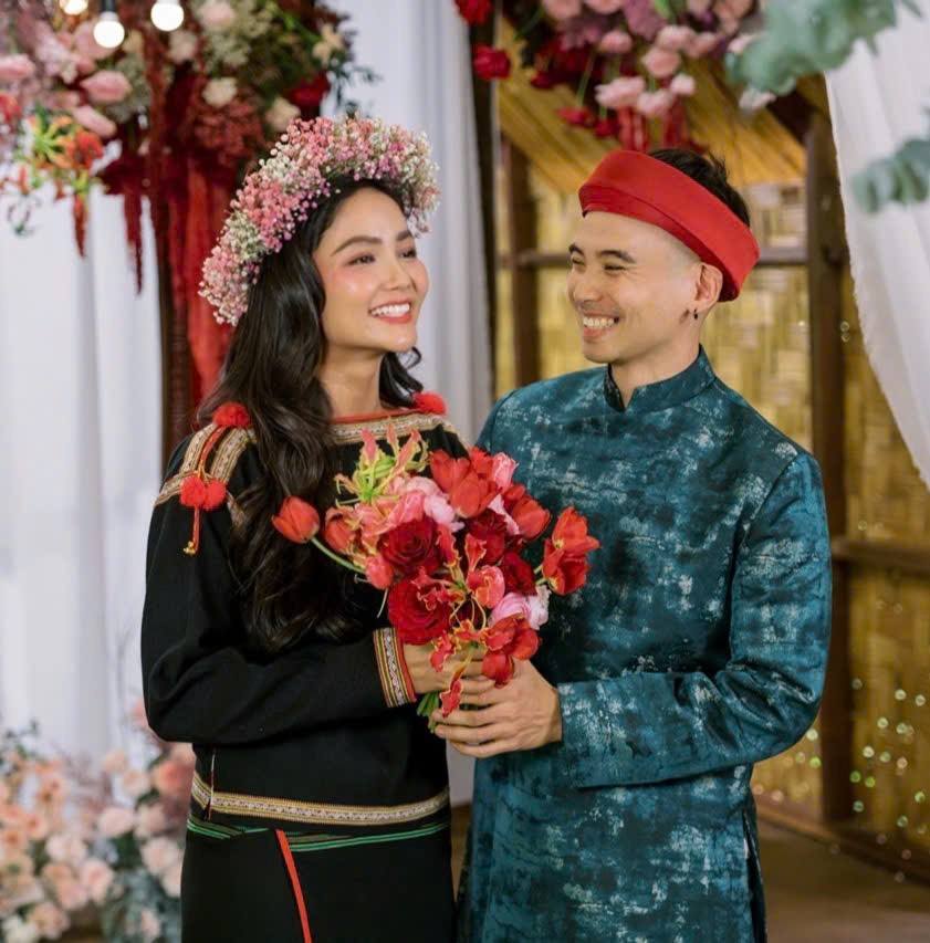 Lễ cưới của H’Hen Niê và chồng nhiếp ảnh gia