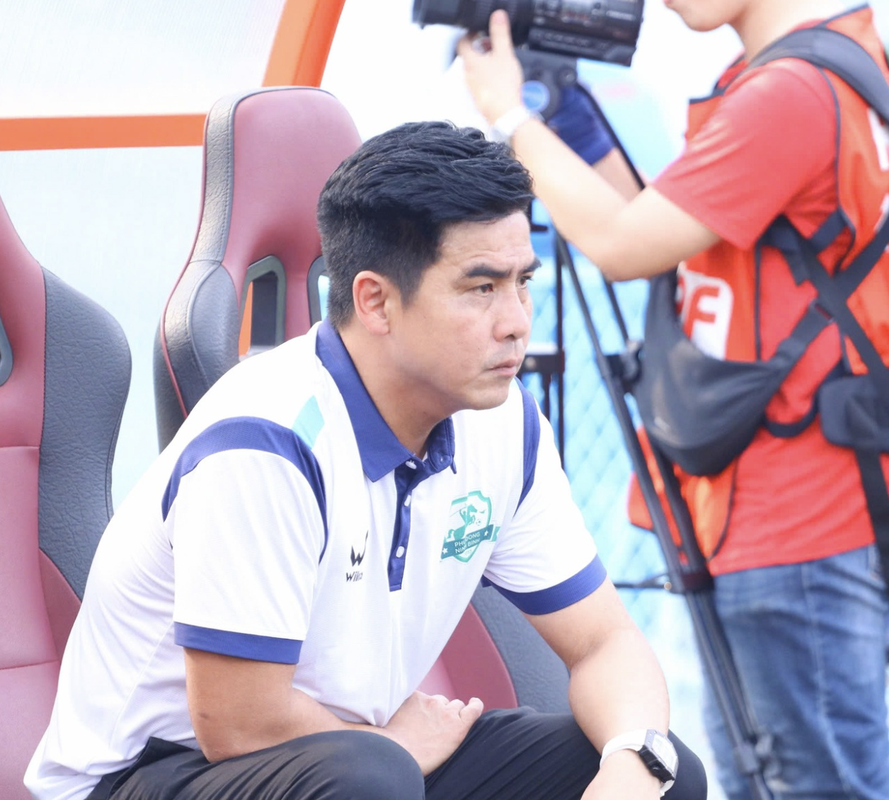 Hoang Duc y Cong Phuong compiten para crear: es extraño que Ninh Binh y ...