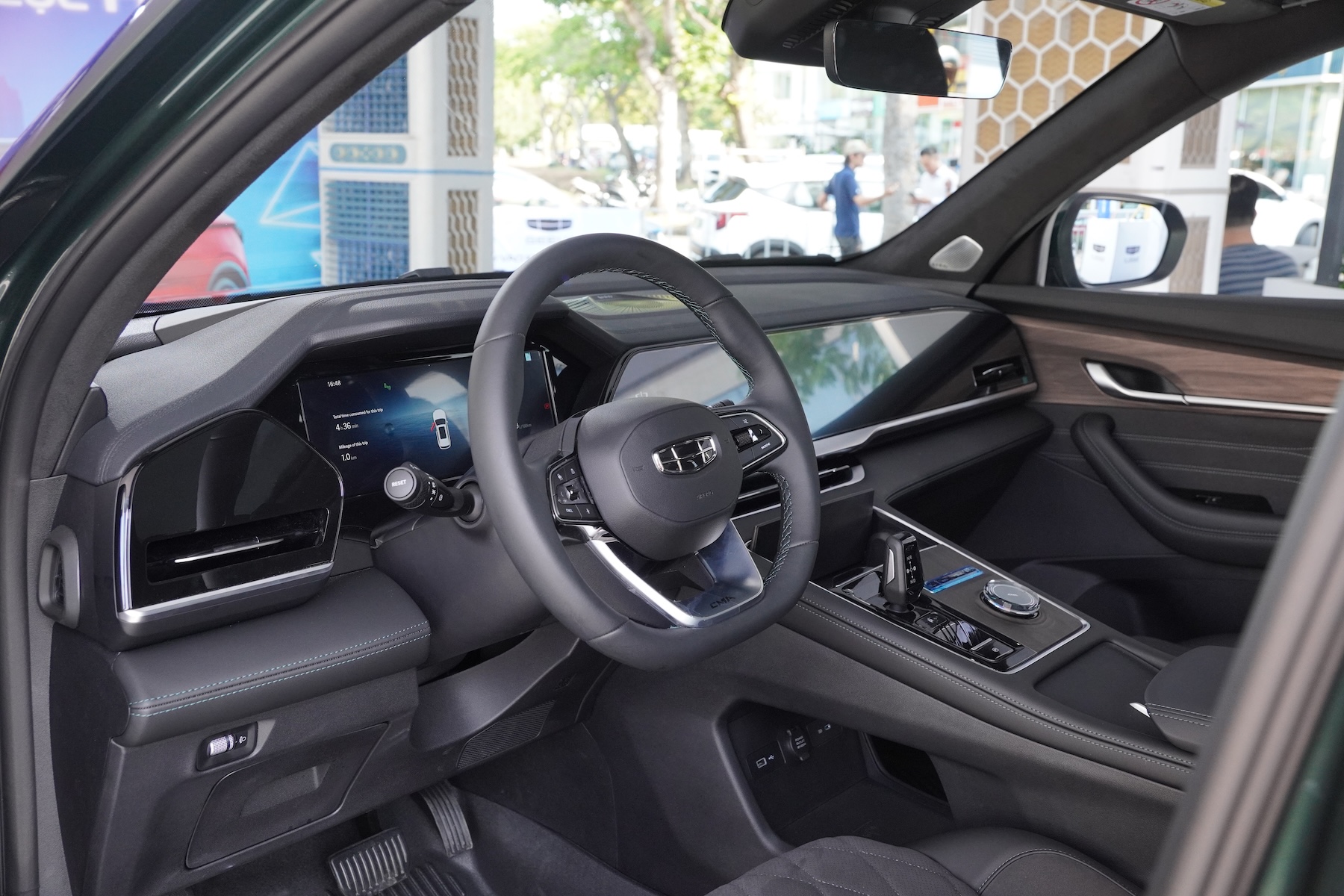 Xe Trung Quốc Geely Monjaro rớt giá gần 200 triệu sau gần một tháng lăn ...