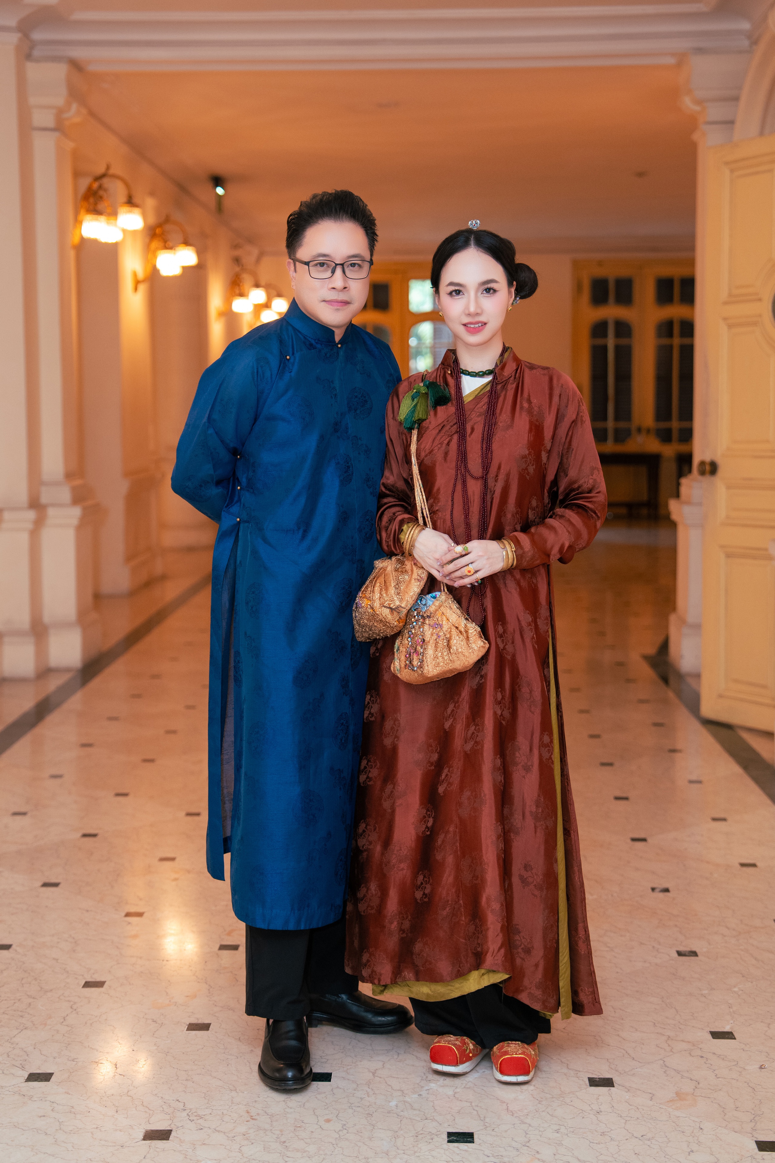 Đinh Ngọc Diệp chi mạnh tay cho phục trang và gốm sứ trong 'Thám tử Kiên'