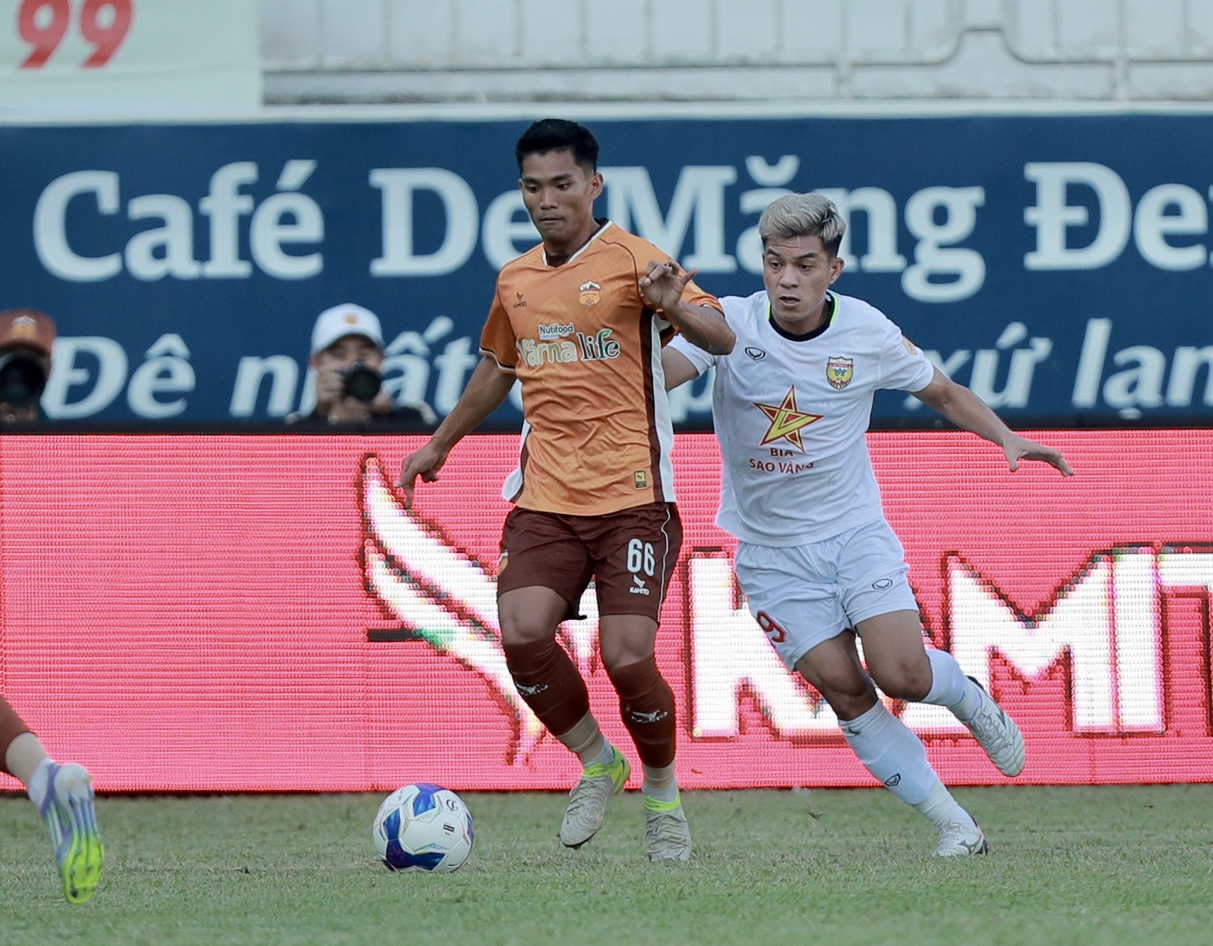 Ha Tinh retuvo a Xuan Truong pero aún así derrotó a HAGL en Pleiku: ¿El Sr. Vu Tien Thanh se ...