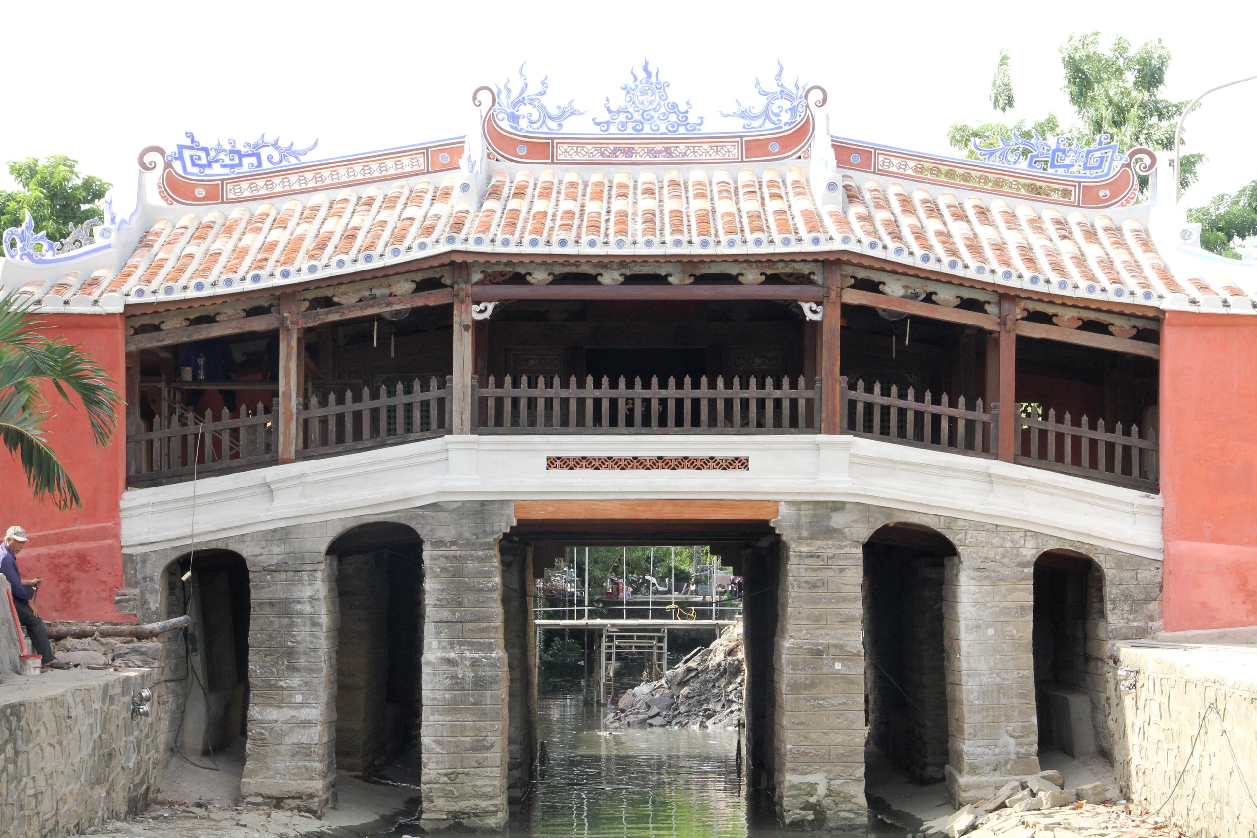 Which ward in Quang Nam 'owns' more than 1,000 ancient houses when ...