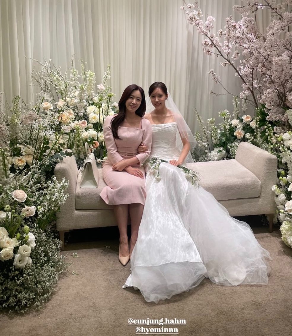 T-ARAのヒョミンの結婚披露宴には、多くの有名スターが集まった。