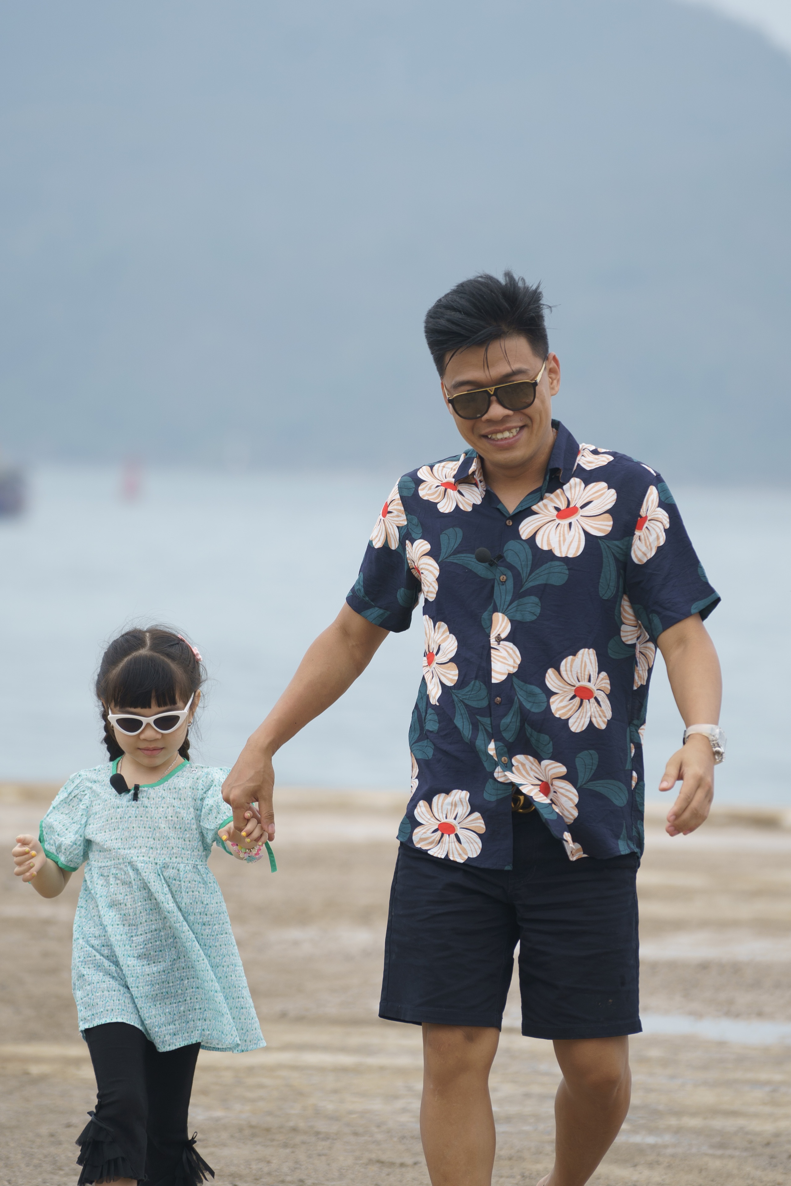 Phan Dinh Tung, Trung Ruoi y sus hijos experimentan la vida en una isla ...
