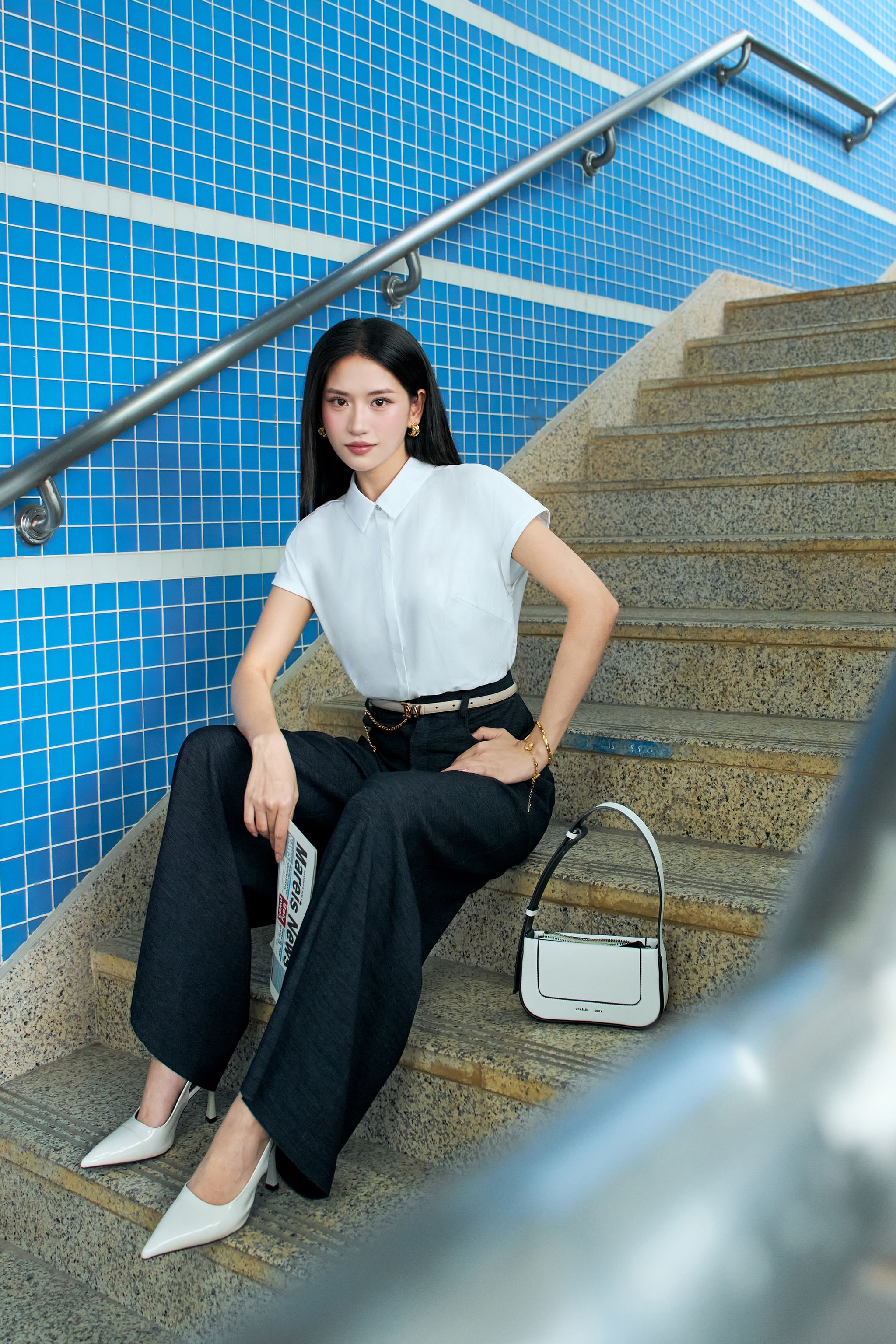 Chân váy denim, đầm denim dáng dài... làm mới tủ đồ công sở hiện đại