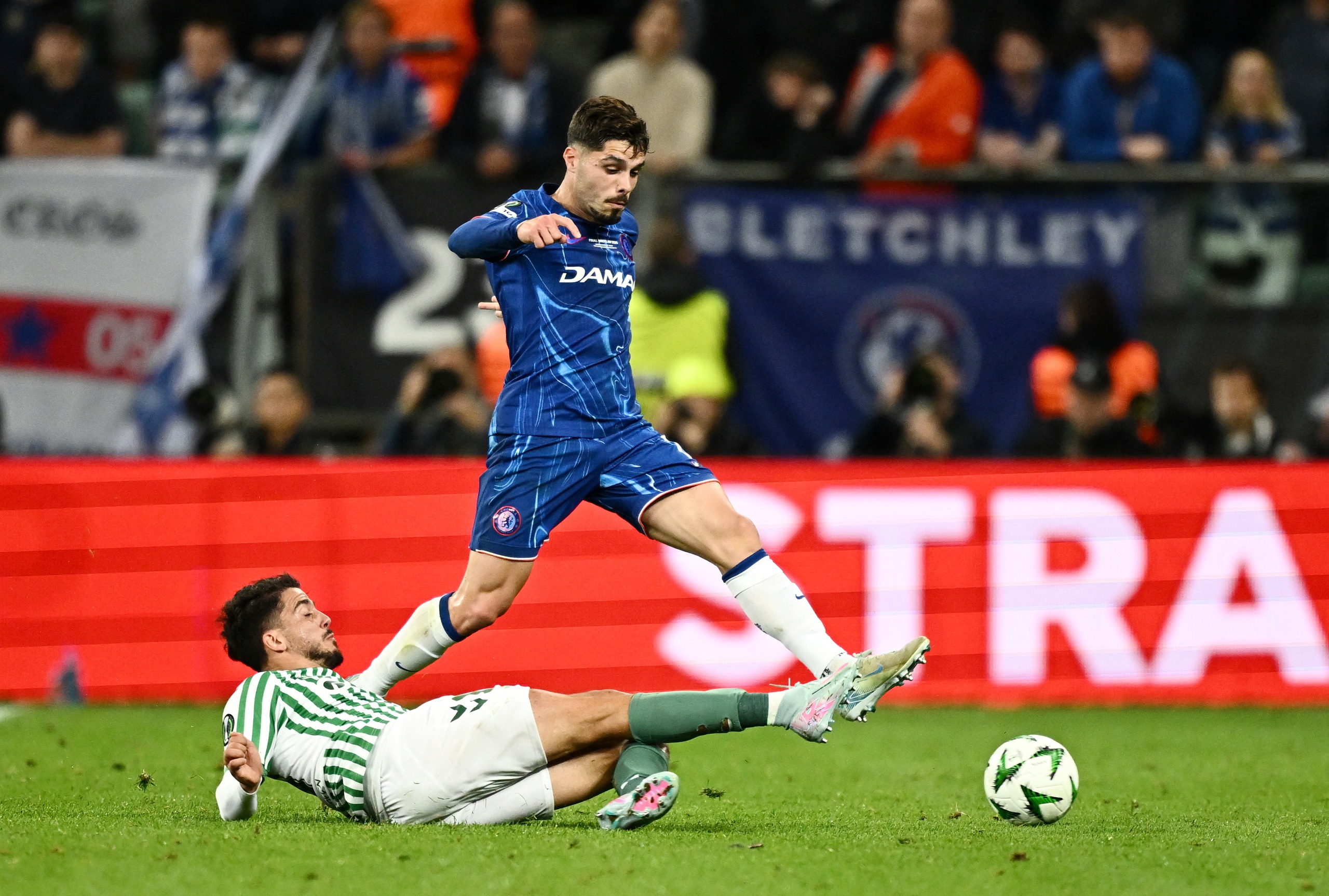 Klassisches Comeback zum Sieg gegen Real Betis, Chelsea gewinnt die ...