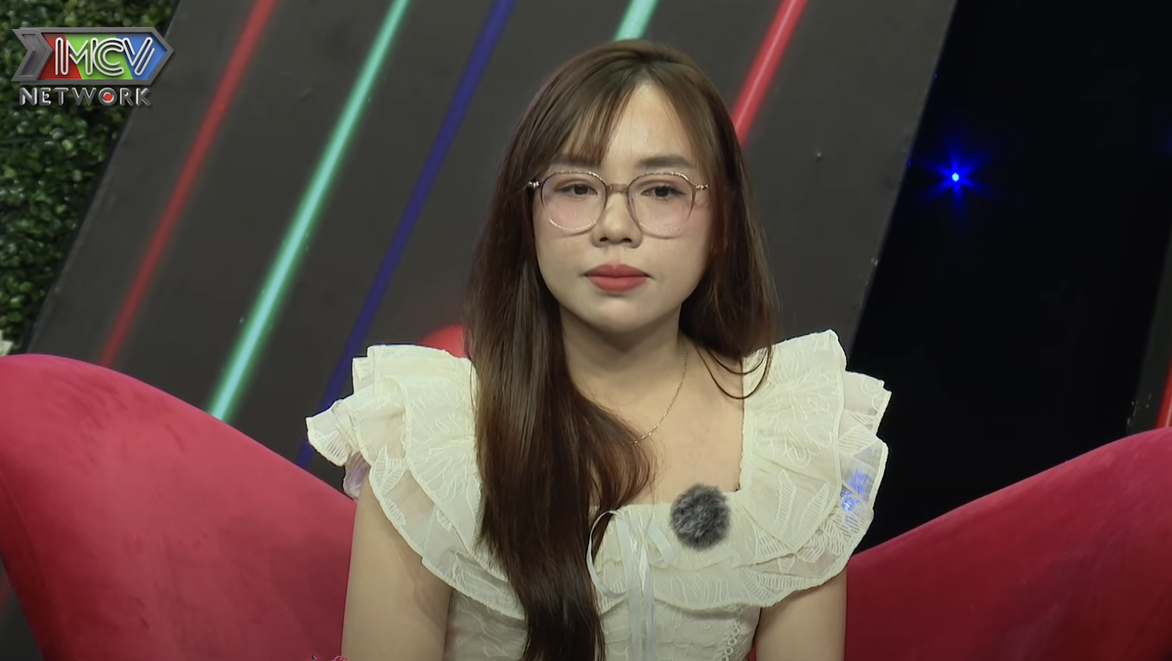 Chàng trai 35 tuổi cùng mẹ đi tìm vợ, được gái xinh đồng ý hẹn hò | VOZ