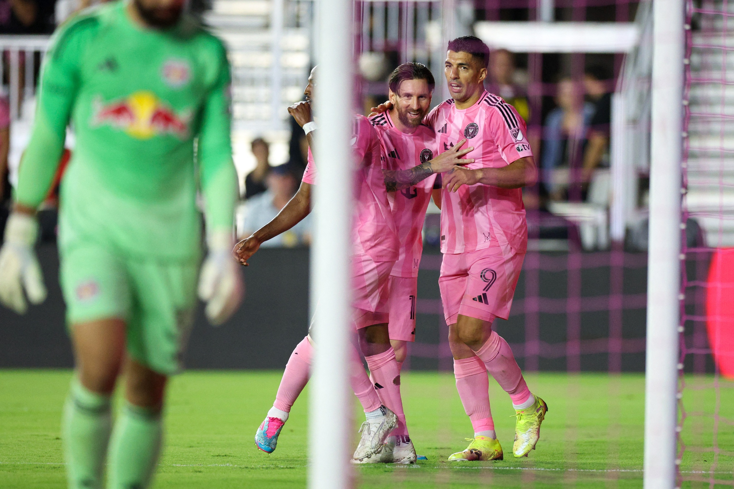 Inter Miami returns to MLS championship race, Messi and Suarez 'break ...