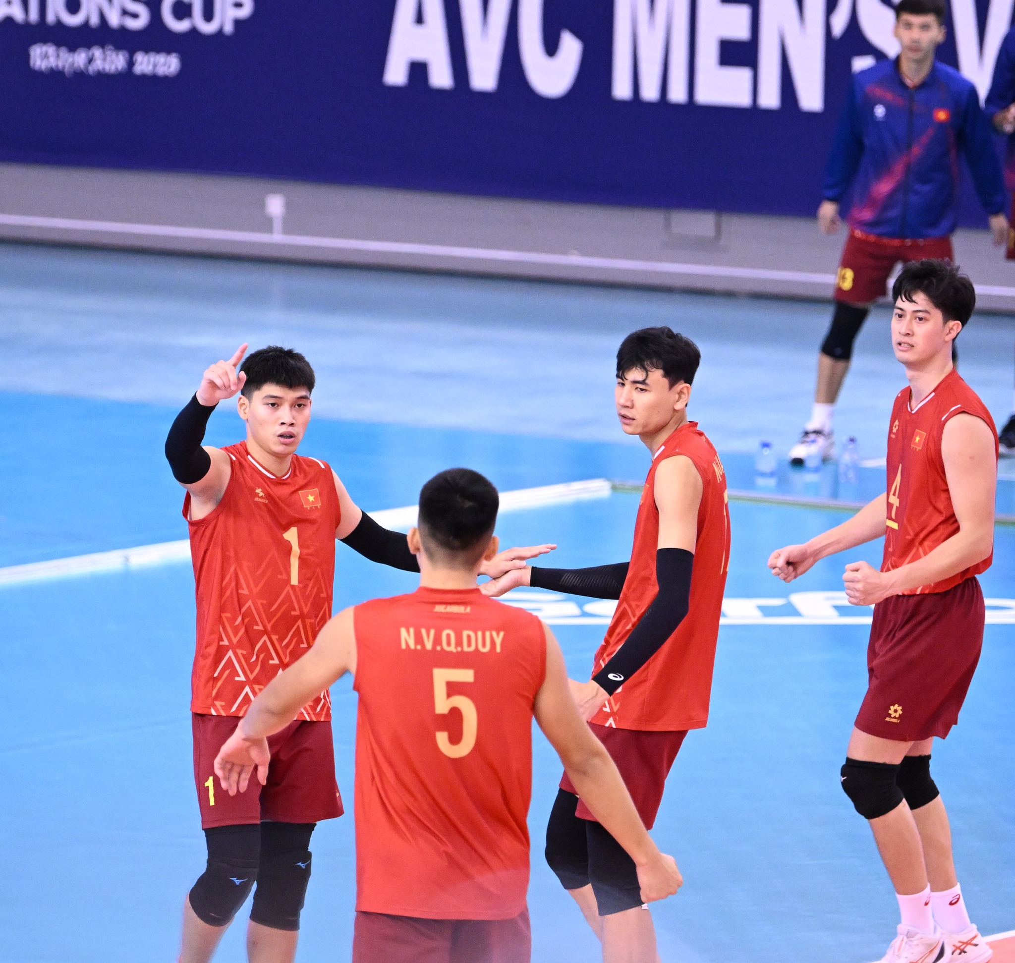 Lịch thi đấu bóng chuyền nam AVC Nations Cup hôm nay: Đội tuyển Việt Nam 'vượt núi'