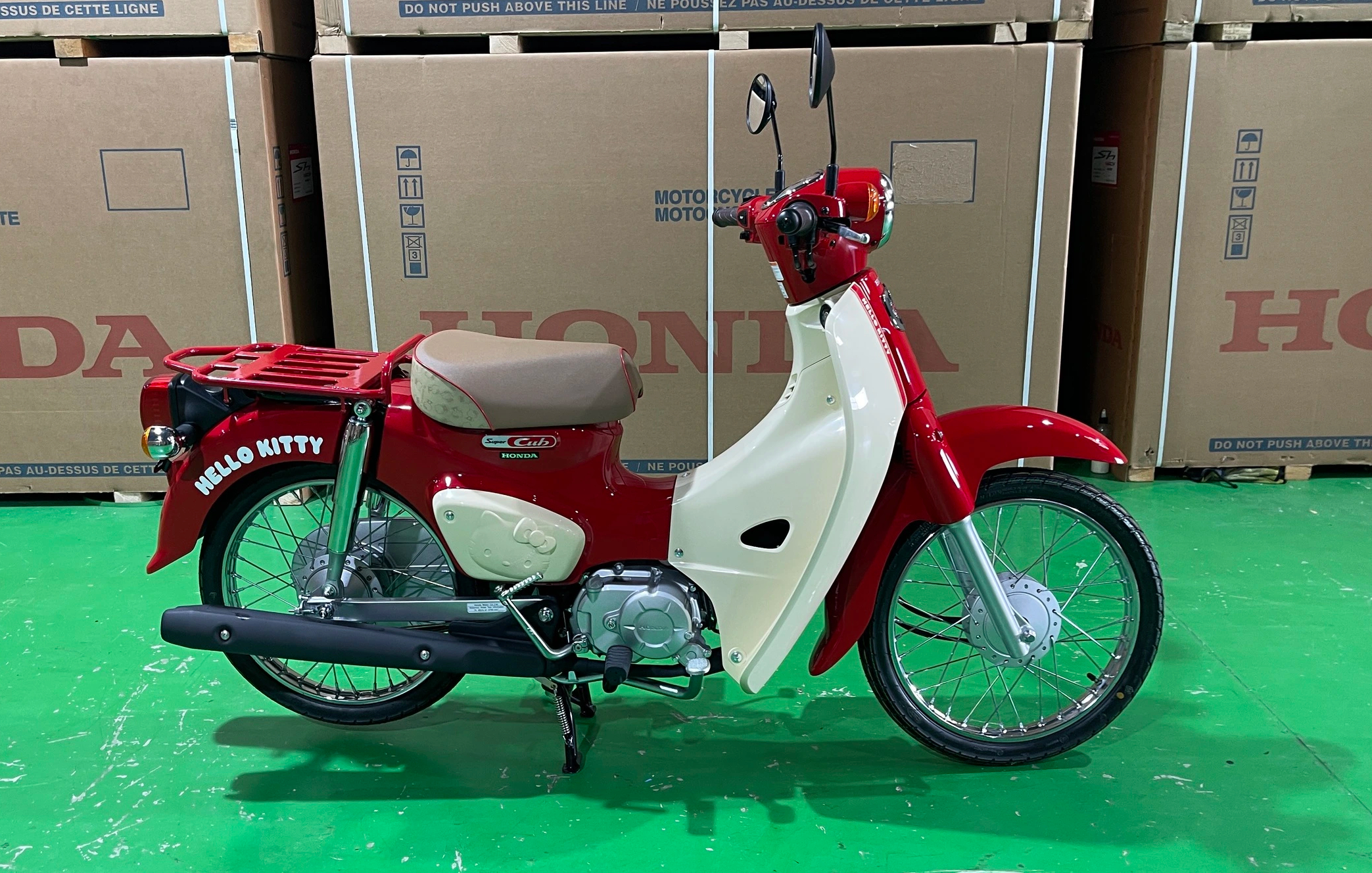 Honda Super Cub Hello Kitty sản xuất giới hạn rục rịch về Việt Nam