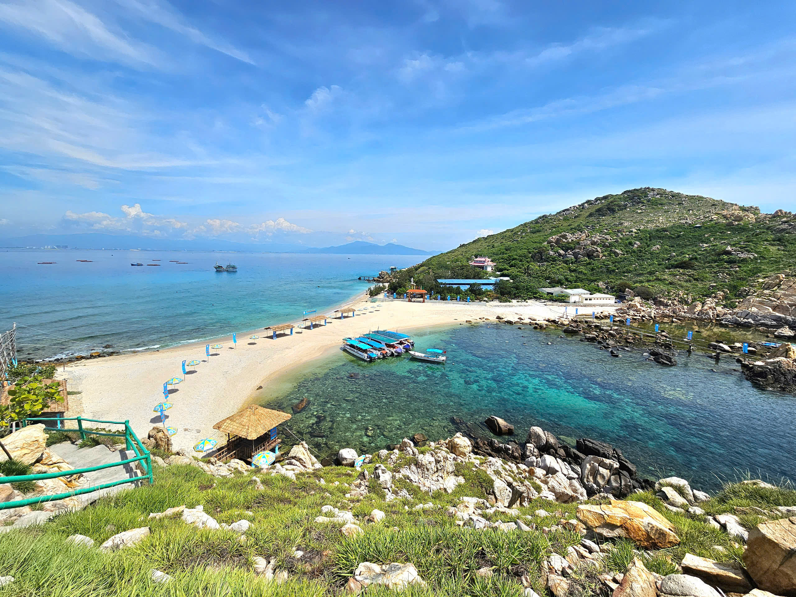 Le nid de Salanganes de Khanh Hoa devient patrimoine culturel après ...