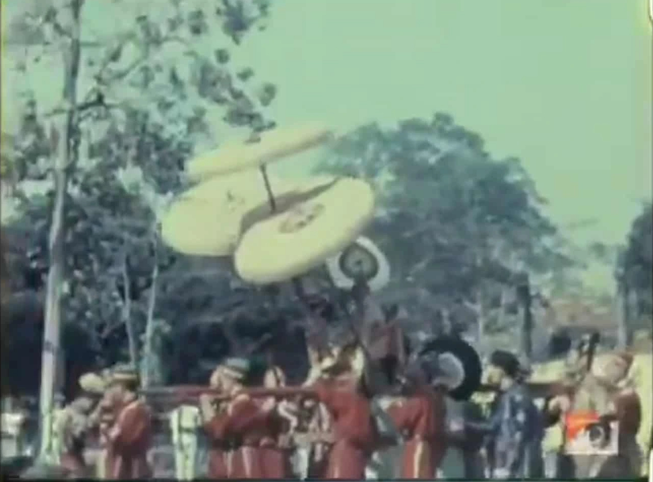 Controversy over 'wearing a yin geisha costume and carrying the queen's ...