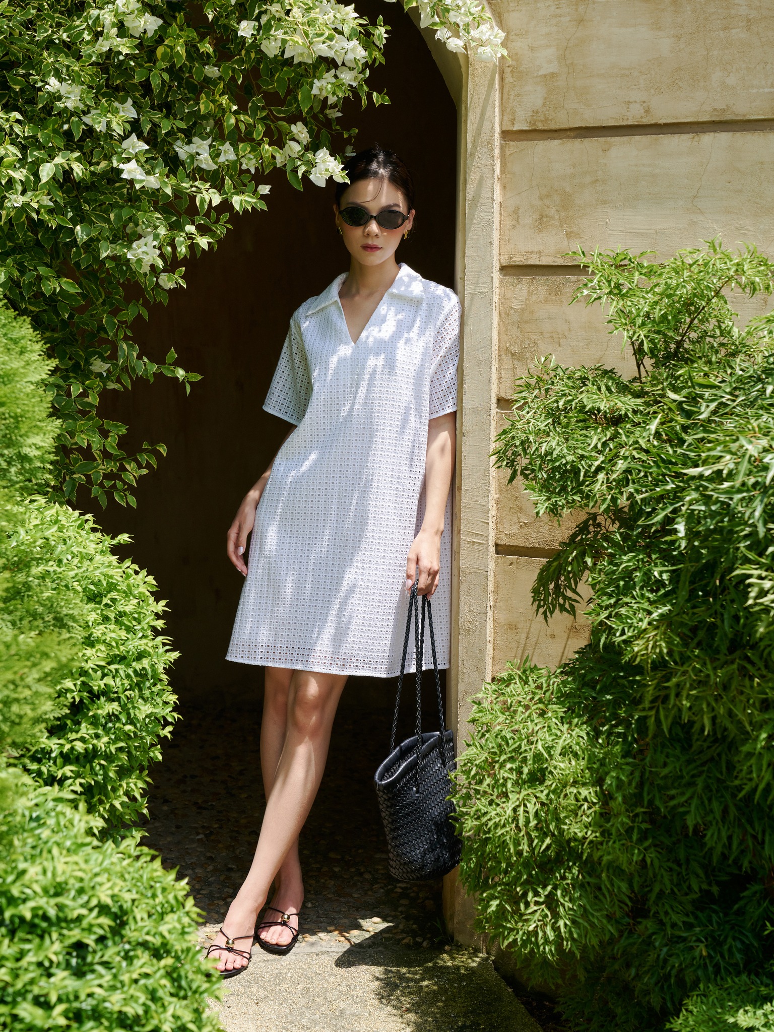 Chớm thu, khám phá tủ đồ thanh lịch với chất liệu lụa, ren cùng vải xô mềm