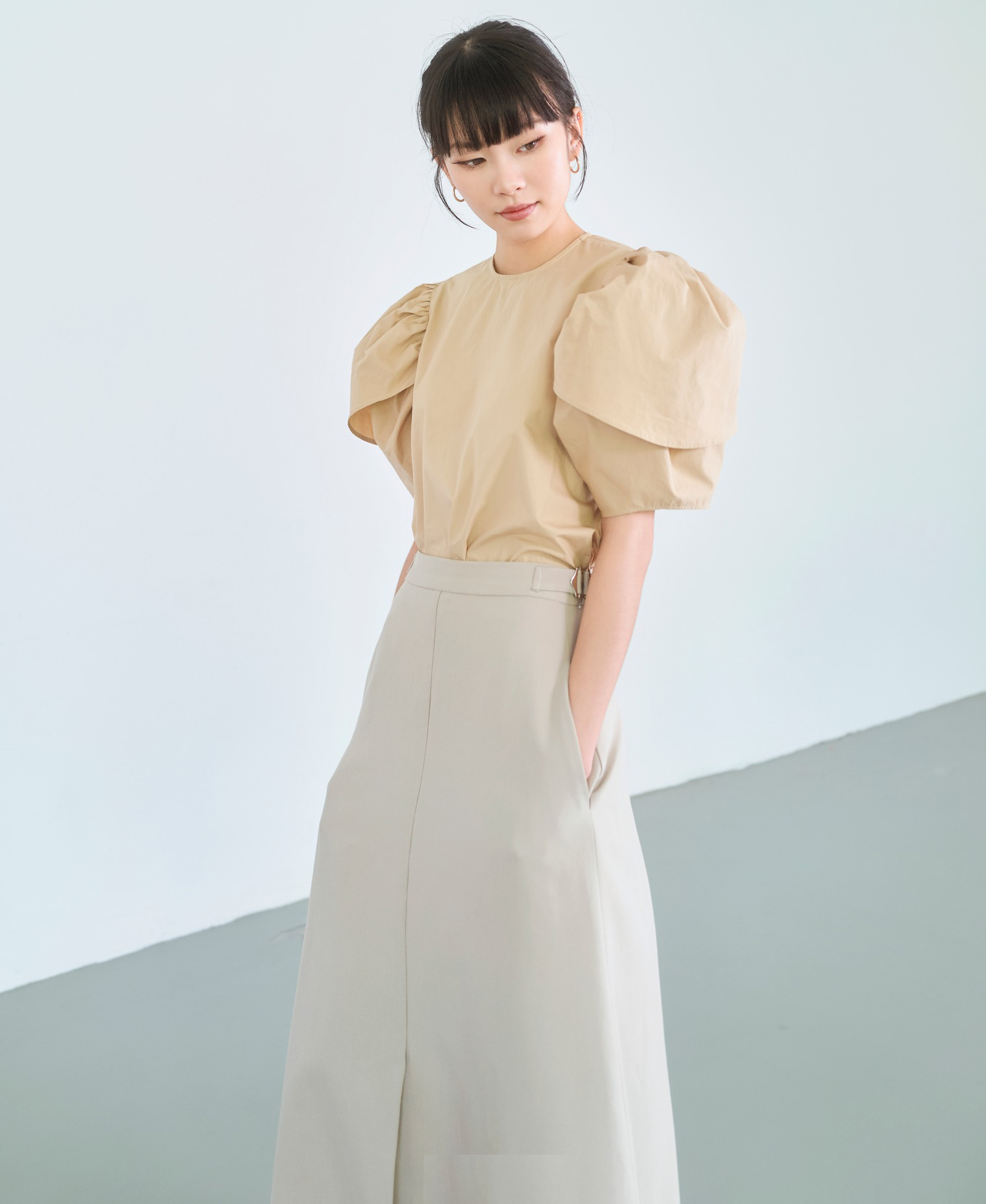 Phiêu lưu cuối hạ cùng bộ ba màu sắc trắng, đen, beige