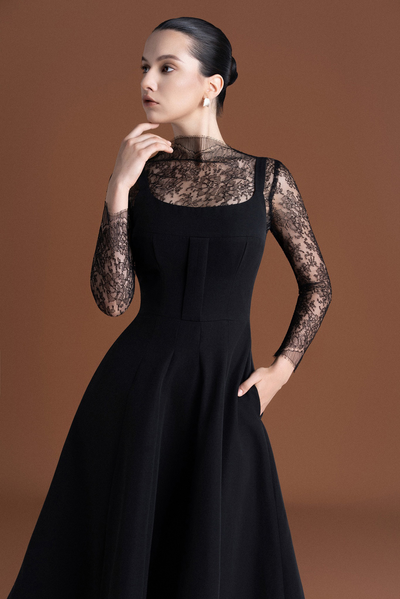 Váy midi tuy đơn giản nhưng lại đẹp xuất sắc, đáng sắm nhất mùa này