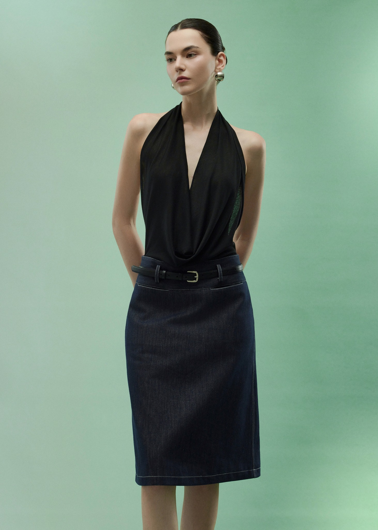 Chân váy denim, lựa chọn thông minh cho tiết trời đầu thu