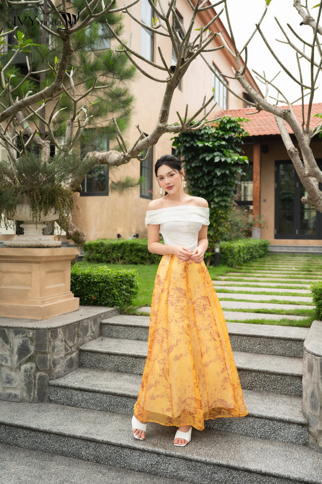 Váy midi mùa thu, đẹp dịu dàng mà vẫn cá tính