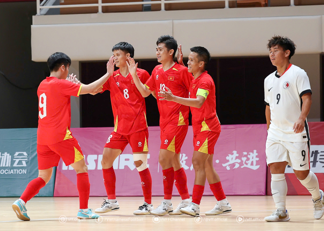 Vietnam national team match schedule today: Facing host China, a big ...