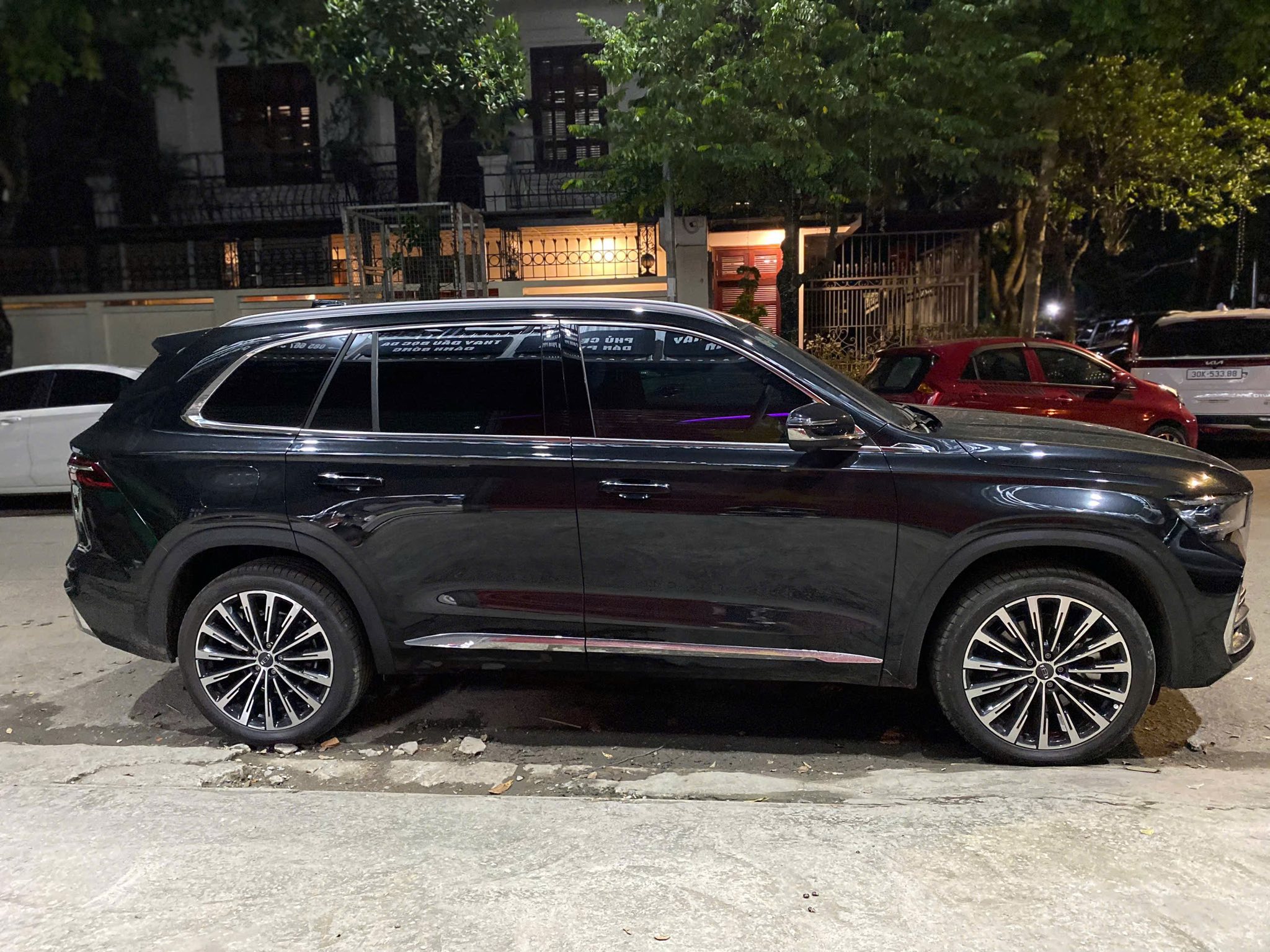 Xe Trung Quốc Geely Monjaro rớt giá gần 200 triệu sau gần một tháng lăn ...