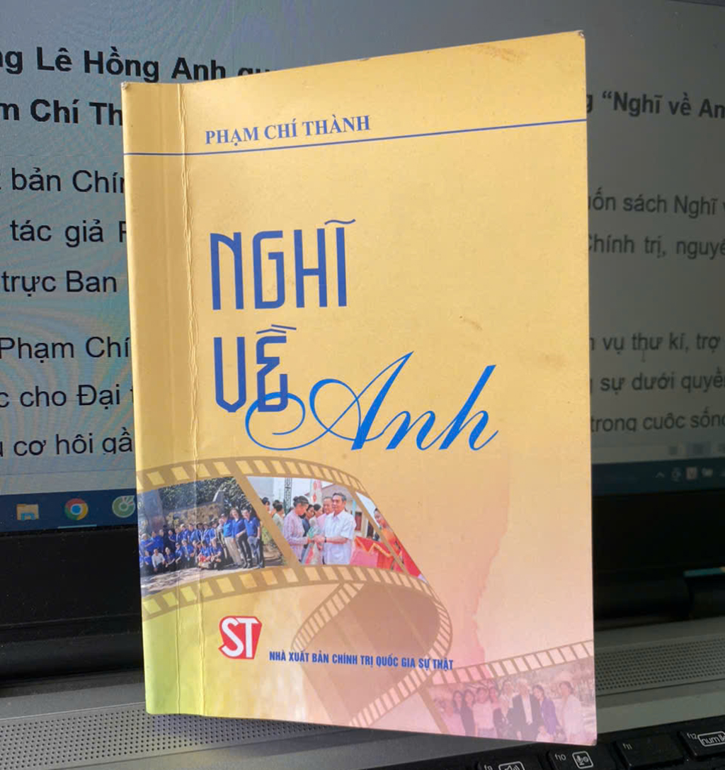 Full portrait of General Le Hong Anh