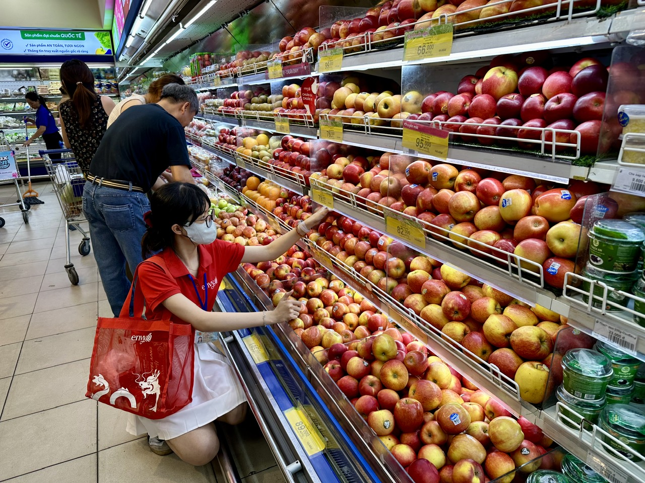 Record: Vietnamese people spend nearly $1 billion on American fruit.