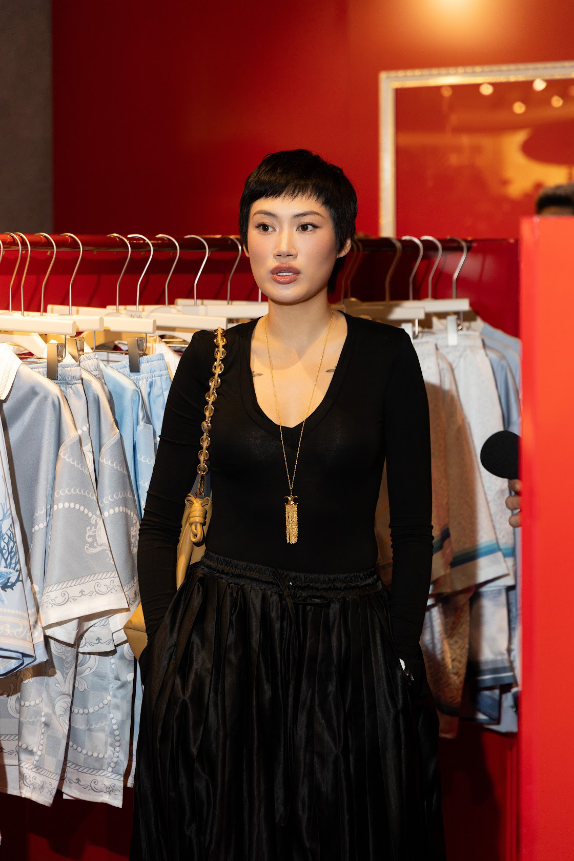 Vợ chồng Cường Seven, Vũ Ngọc Anh khoe street style ấn tượng