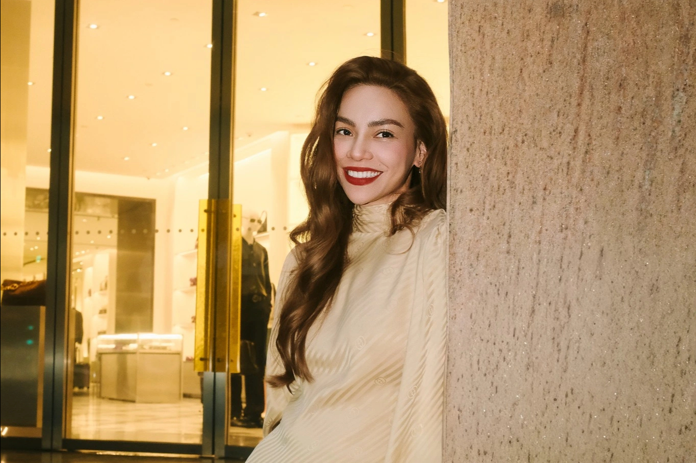 Ho Ngoc Ha: I learned to live calmly, without complaining in the face ...