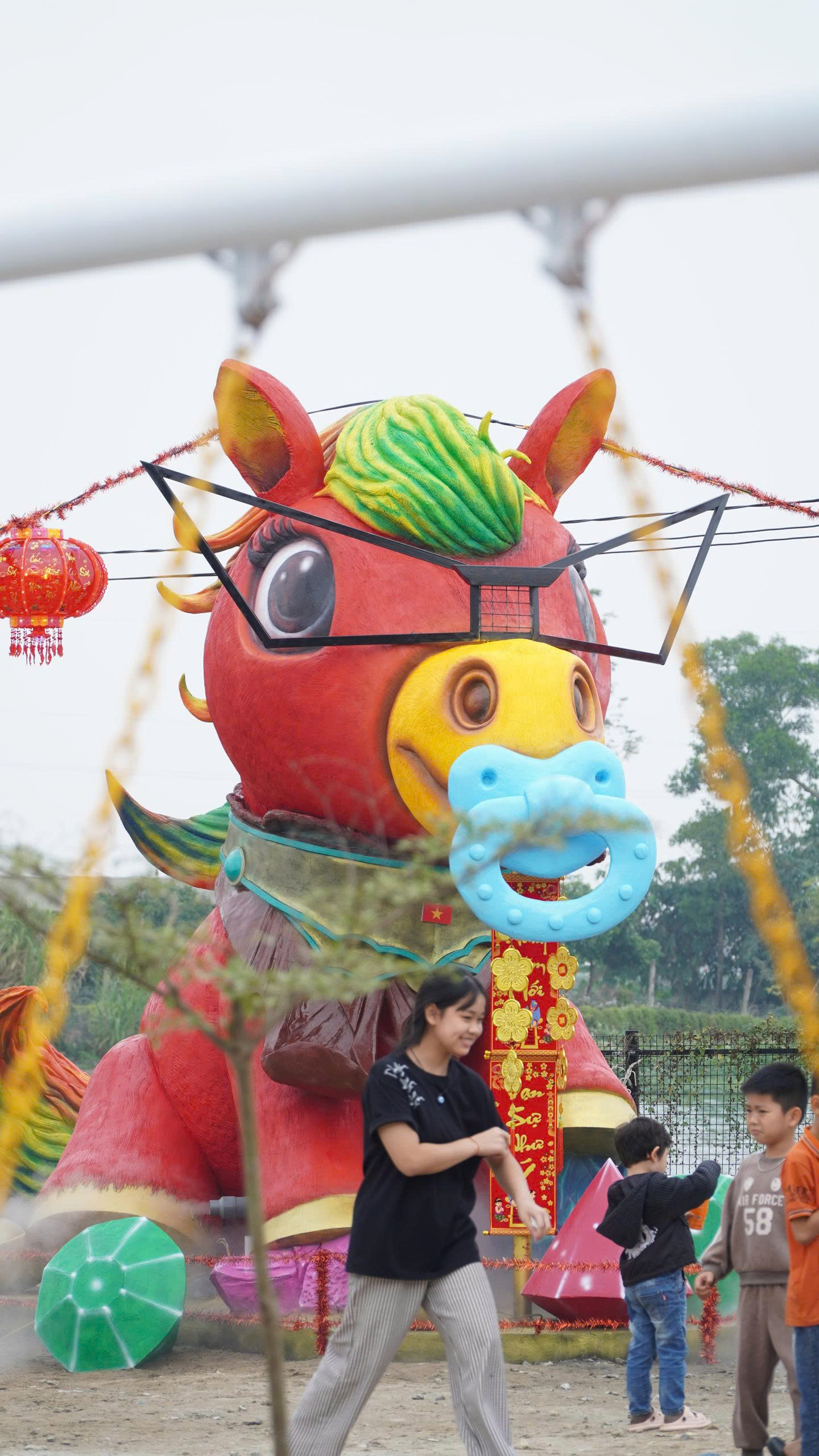 Hào hứng check-in cùng linh vật 'Ngựa Vui Vẻ' miễn phí dịp nghỉ Tết ...