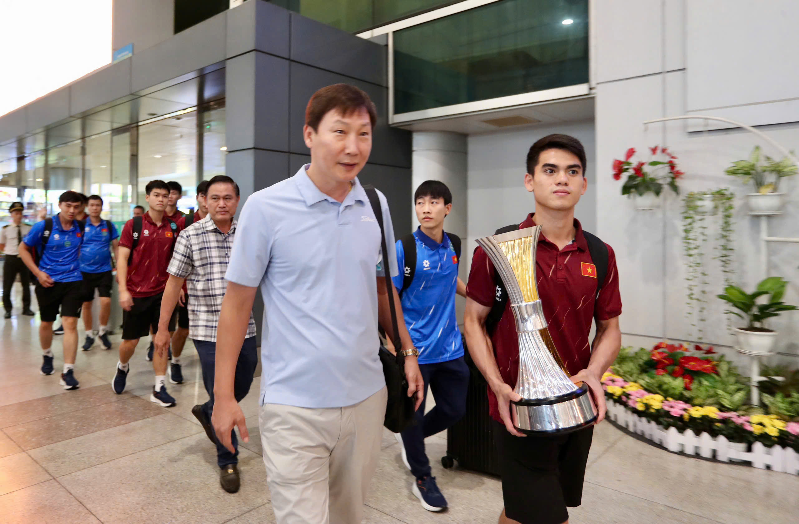 Última hora: La FIFA da permiso a Le Giang Patrik para jugar con la ...