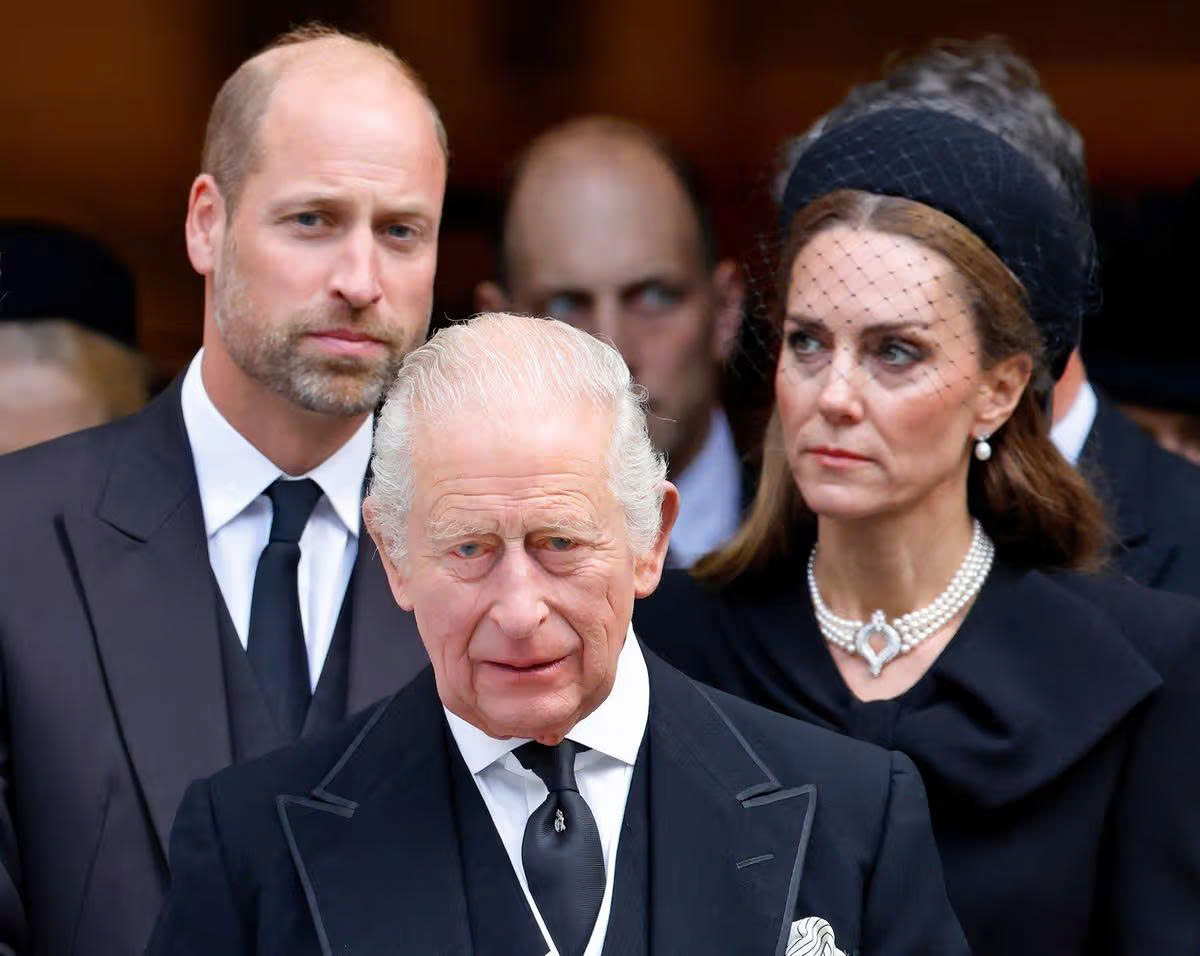 Hoàng tử William giúp Vua Charles III lấy lại lòng tin từ người dân Anh