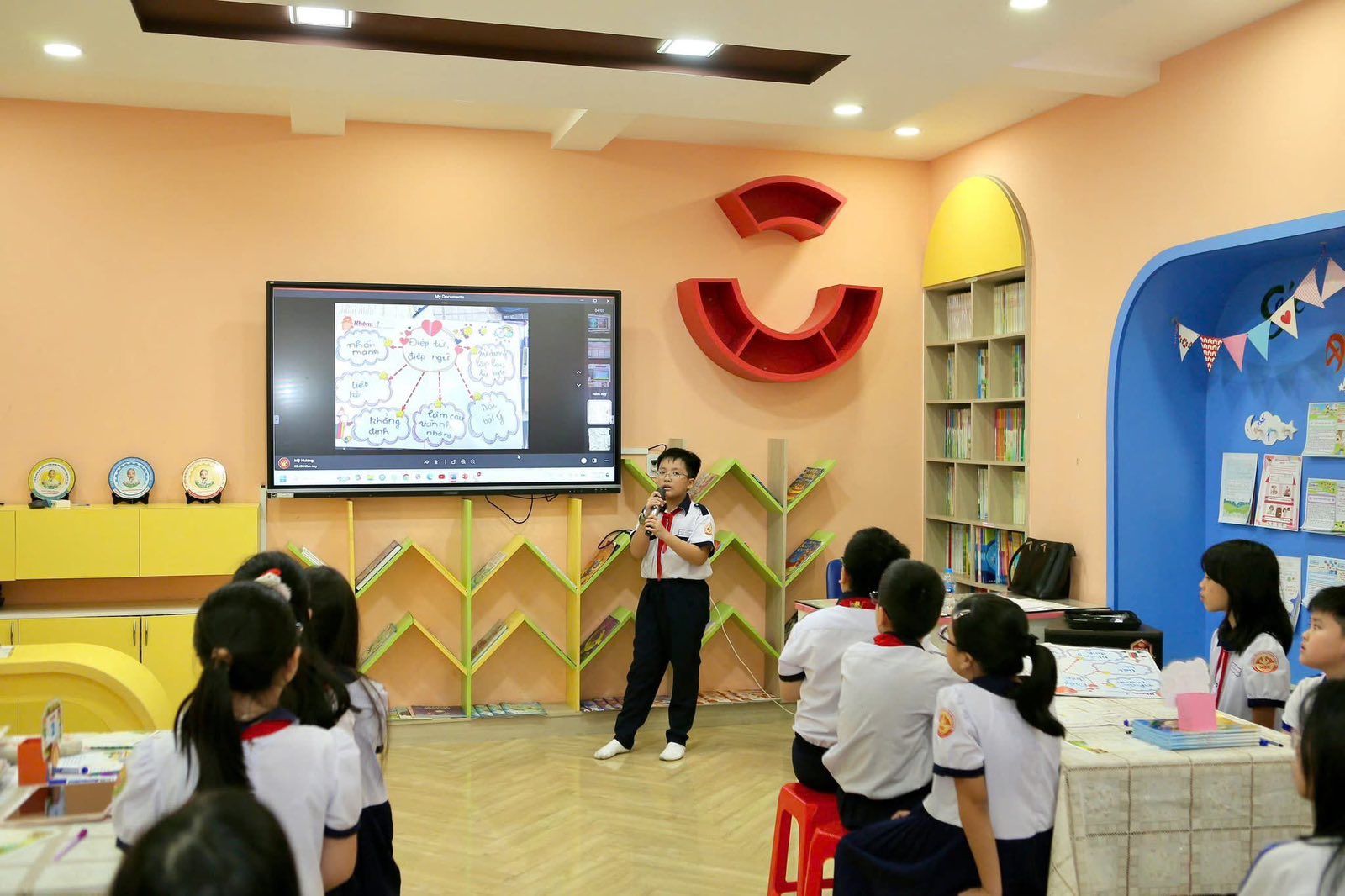 Ho Chi Minh City's first-grade enrollment: Nguyen Binh Khiem Primary ...