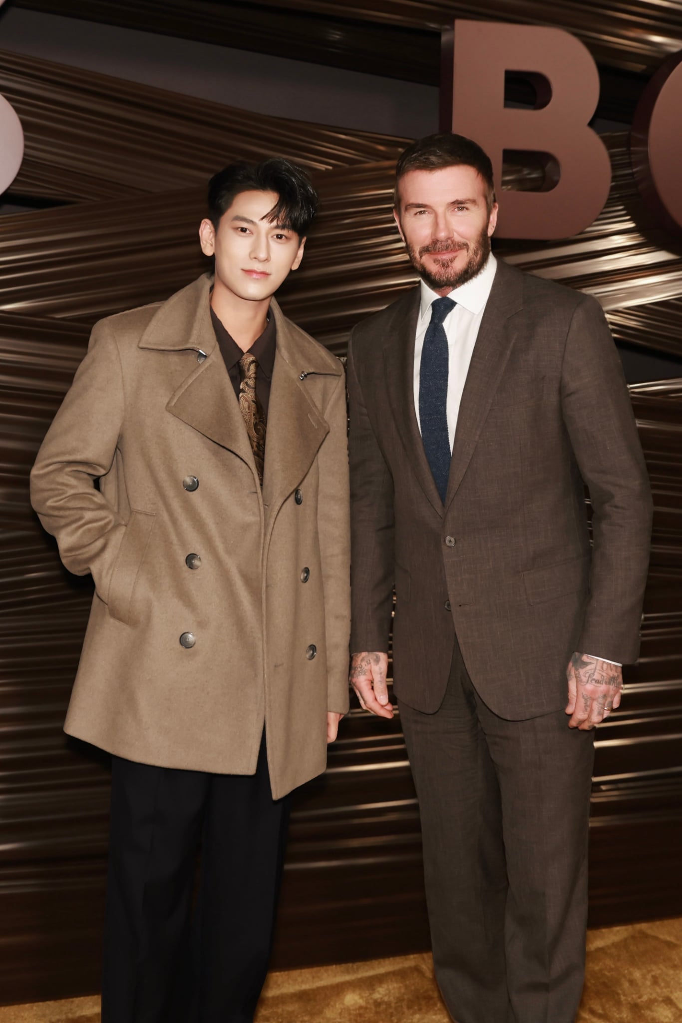 Isaac xúc động khi hội ngộ David Beckham