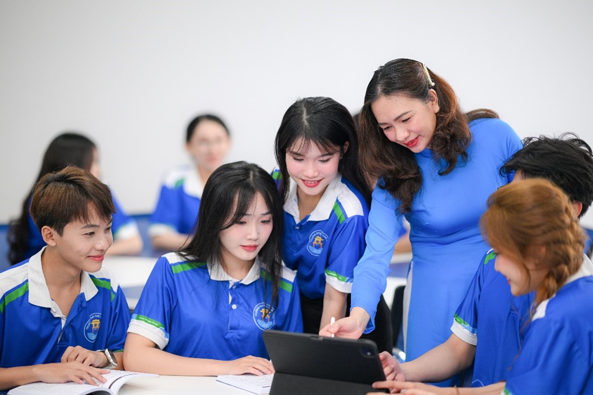 Van Hien University accepts applications based on academic transcripts ...