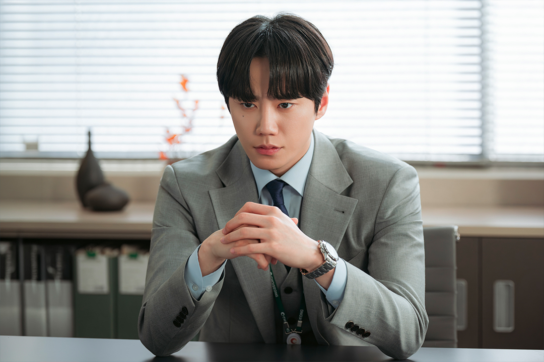 Lee Jun Young: Từ idol bị chê đến diễn viên phim giờ vàng